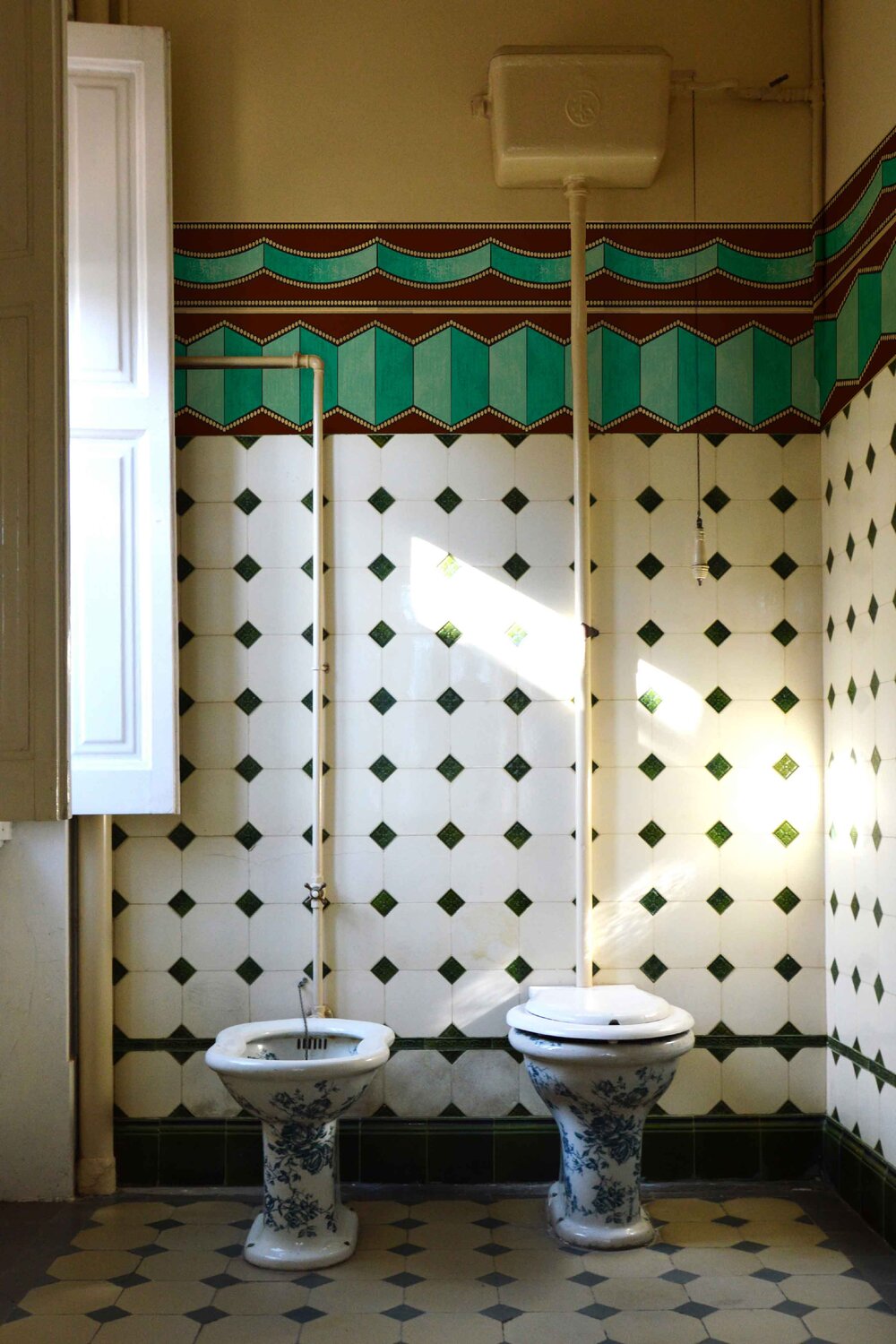 DUKE - LARGE SCALE - DORSET METALLIC BORDER